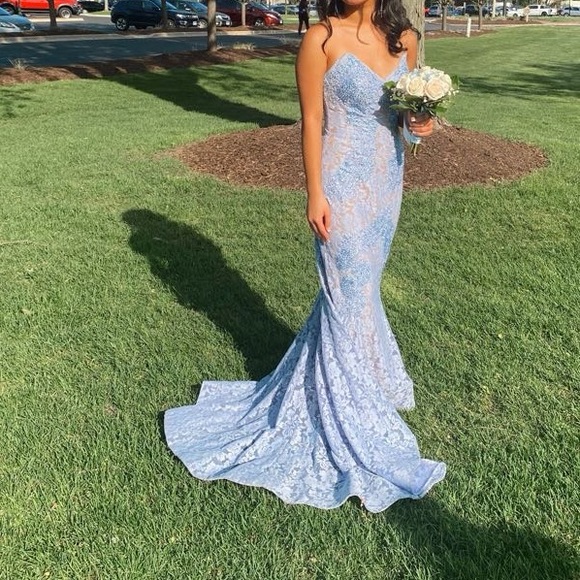 GioVanni Di Rocco | Dresses | Giovanni Blue Lace Lightly Sequined ...